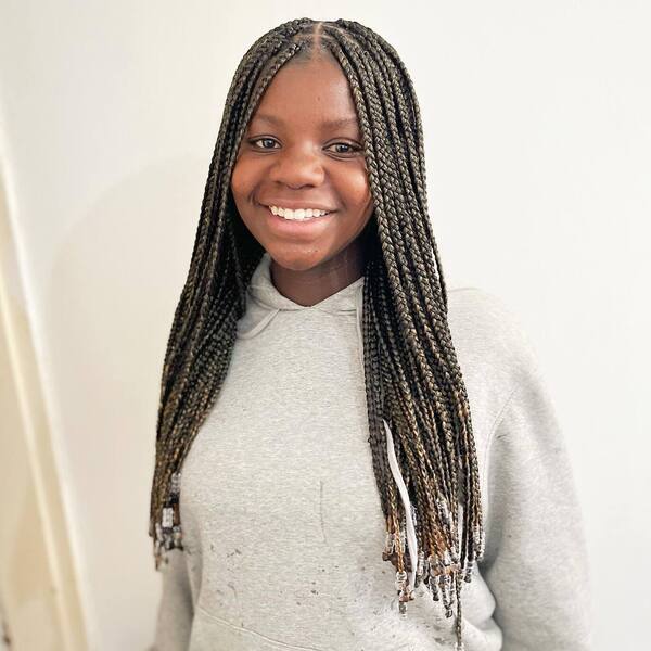 50 Exquisite Long Box Braid with Beads Hairstyle Ideas for Women in ...