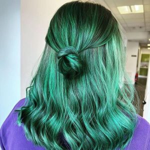 50 Coolest Green Hair Hairstyle Ideas for Women in 2025 | Hairstyle Secrets